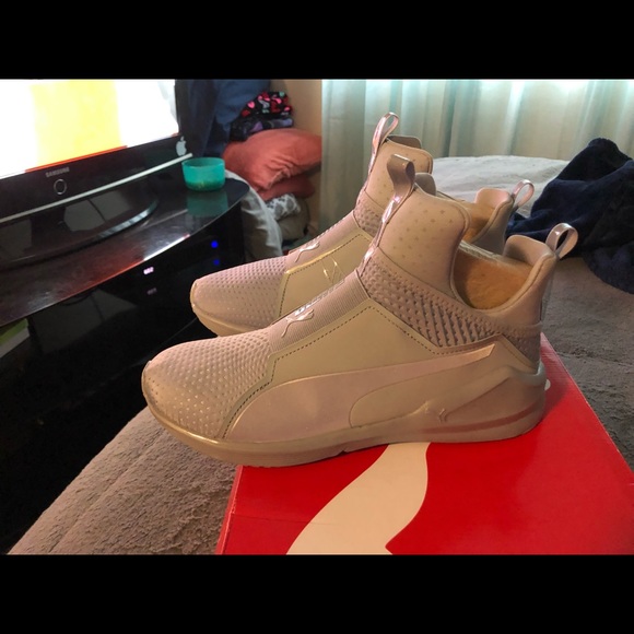 Puma | Shoes | Light Grey Pumas | Poshmark